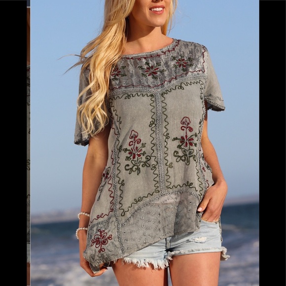 Ananda Design | Tops | New Gray Floral Embroidered Tunic One Size 2 ...